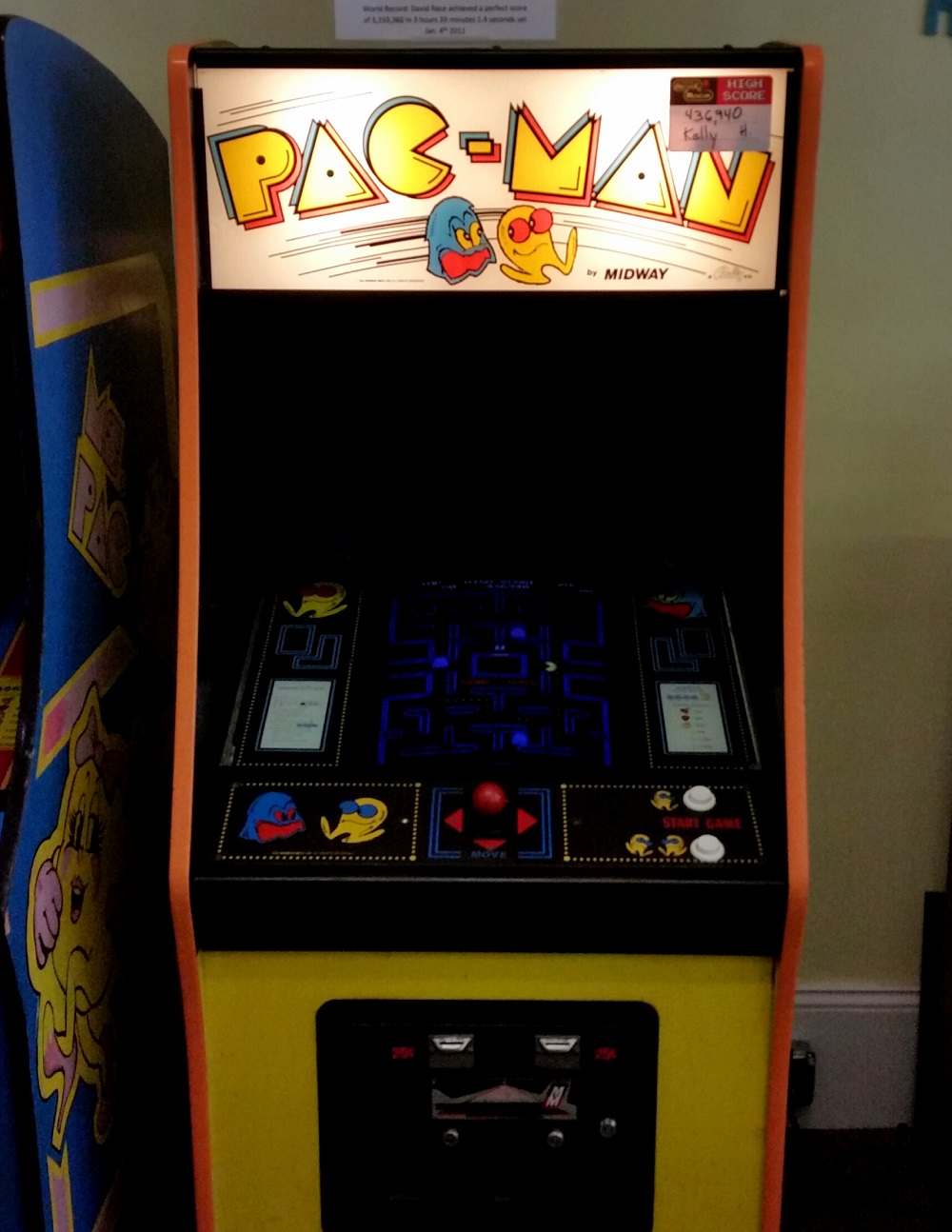 Original Pac-Man Machine (Carolina Arcade Museum) – Neko Random