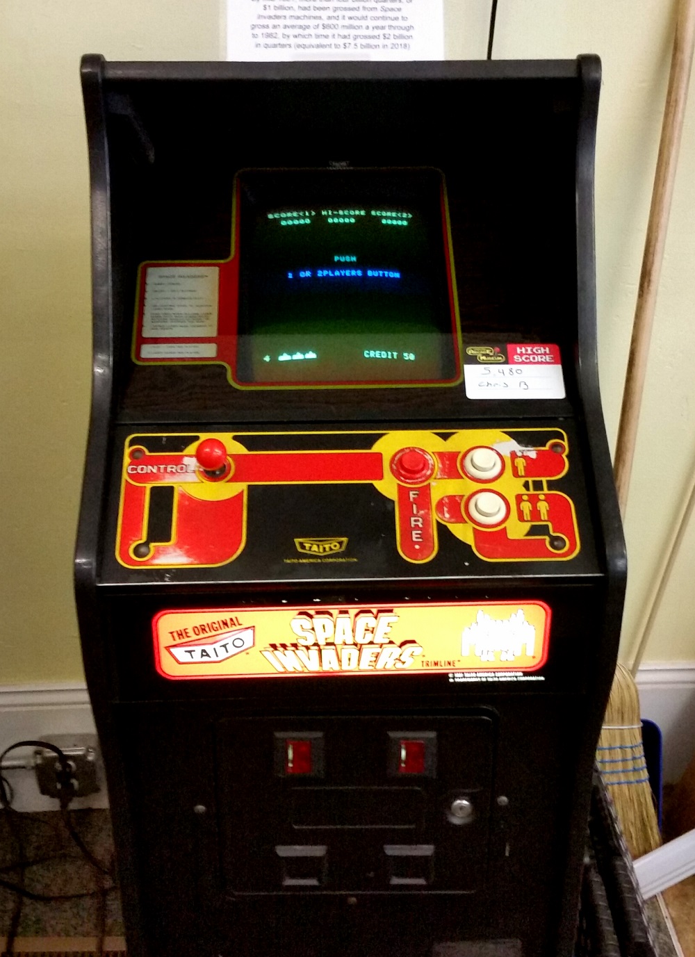 Original Space Invaders Arcade Game (Carolina Arcade Museum) – Neko Random